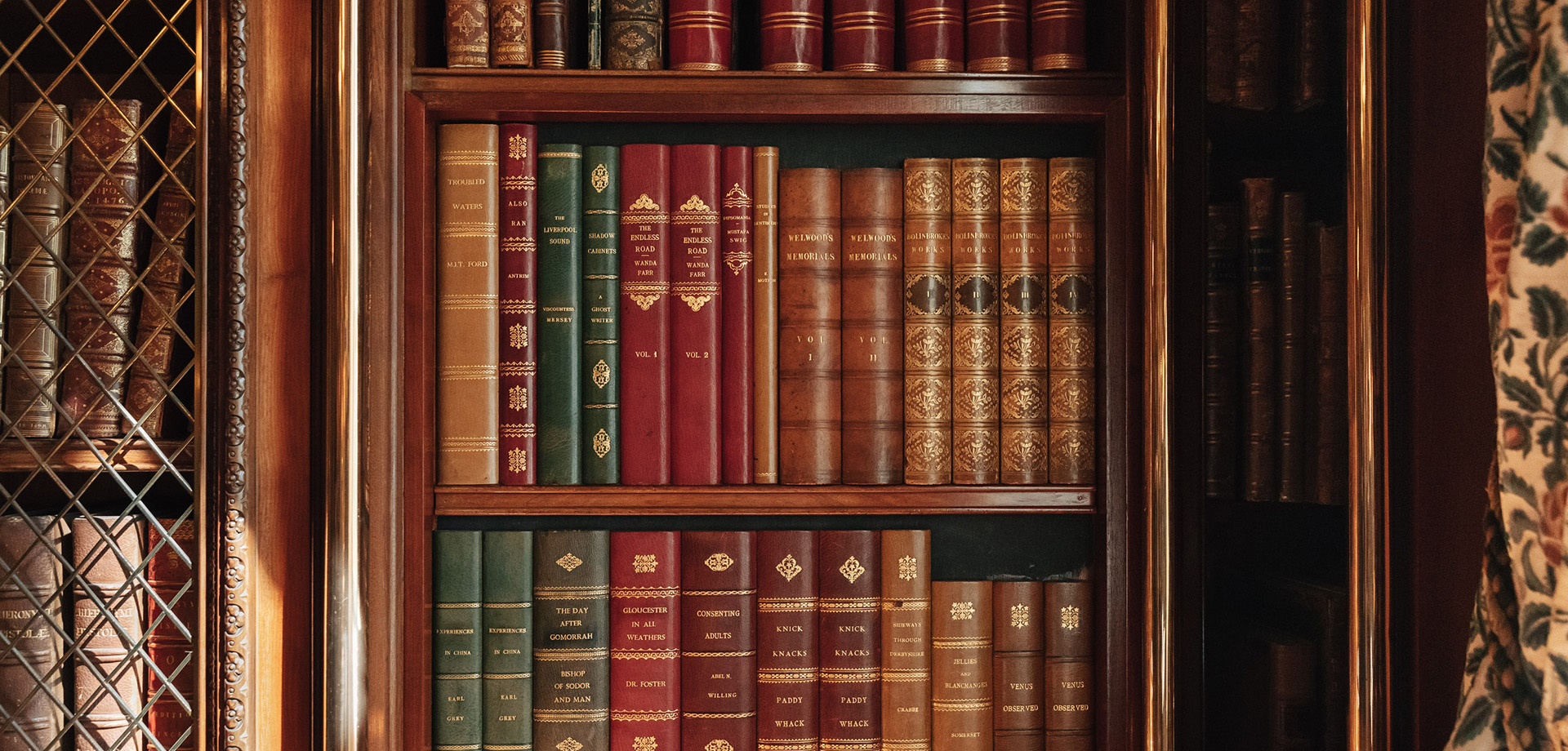 The ’Invisible Library’