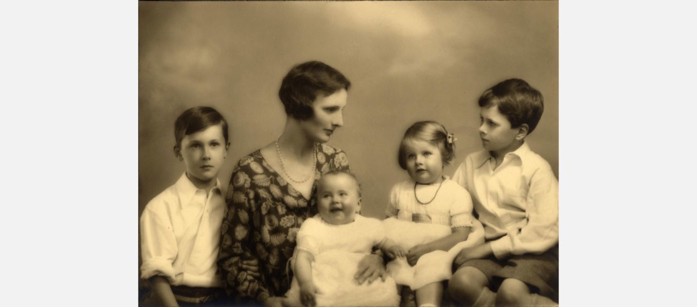 Mary Cavendish, Duchess of Devonshire (1895-1988)