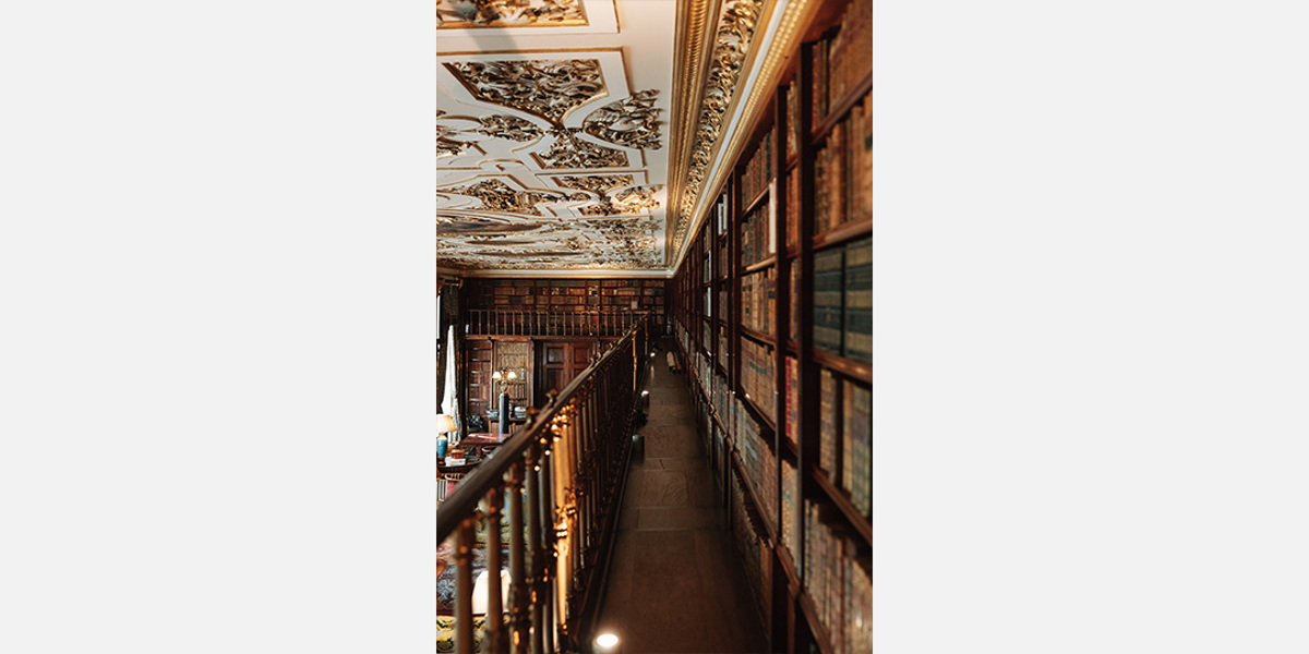 The ’Invisible Library’